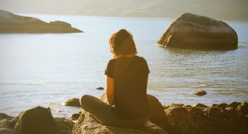 Cómo formular su rutina de respiración controlada, según un neumólogo